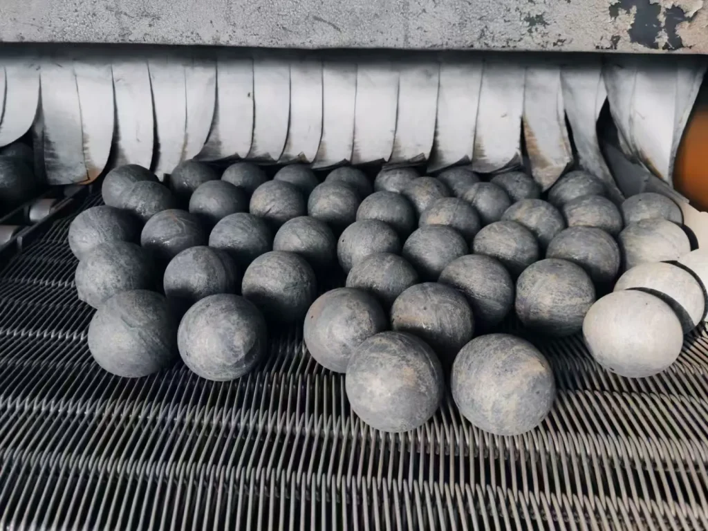 7 Key Differences Between Ball Mills and Rod Mills Explained - Calcium ...